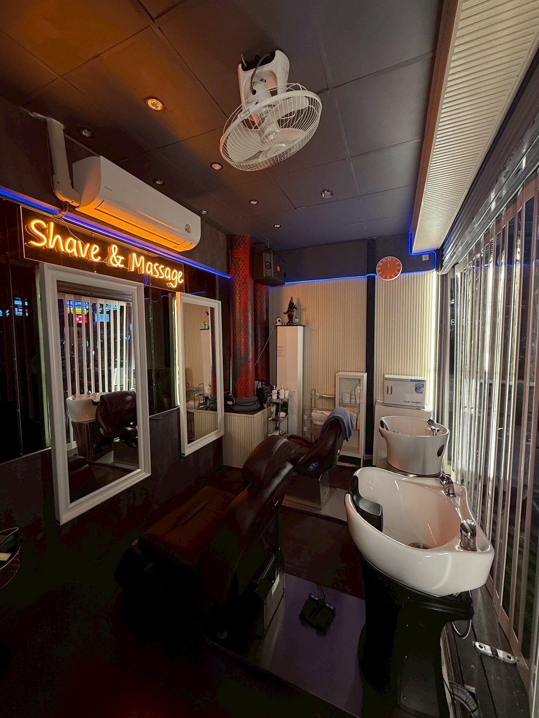 Erotica Barber And Massage Premium Grooming And Wellness Experience 8575